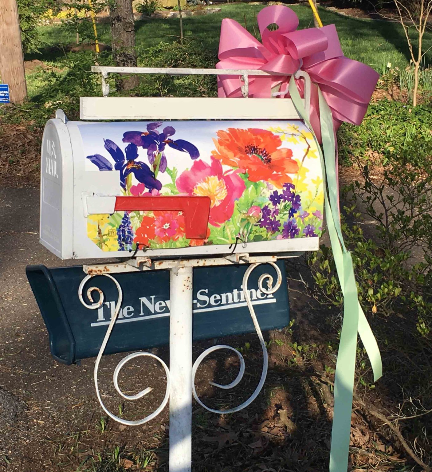 Mailbox Bows- Available Saturday at Lake Hills Church Parking Lot 9 – 11 AM